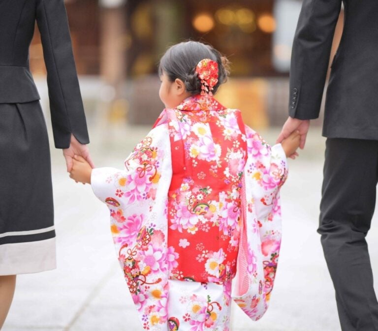 Japanese Lifestyle and Culture: Customs, Clothing, Food, and Daily ...