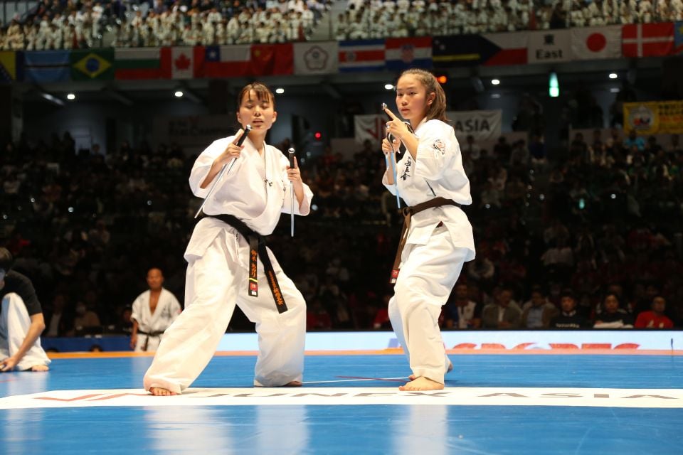 Karate Experience: Discover the Spirit and Techniques of Karate ...
